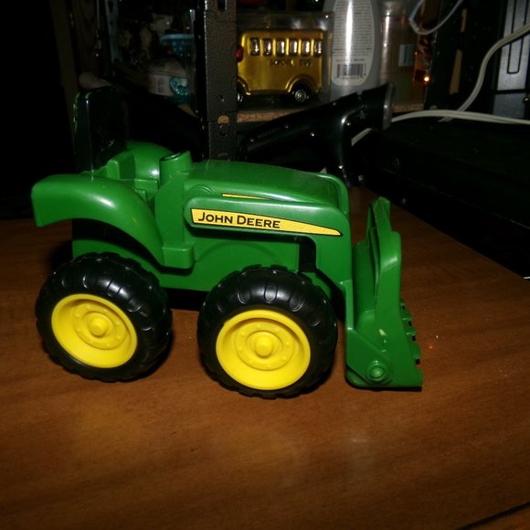 John Deere | Accents | Plastic John Deere Tractor | Poshmark